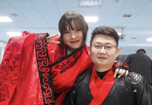 쓰촨성 대지진 때 구조된 소녀, 17년 뒤 구조대원과 결혼